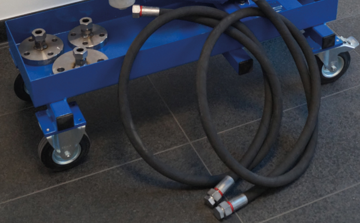 Mobile Pressure Test Pump for flexible use - NESS Wärmetechnik